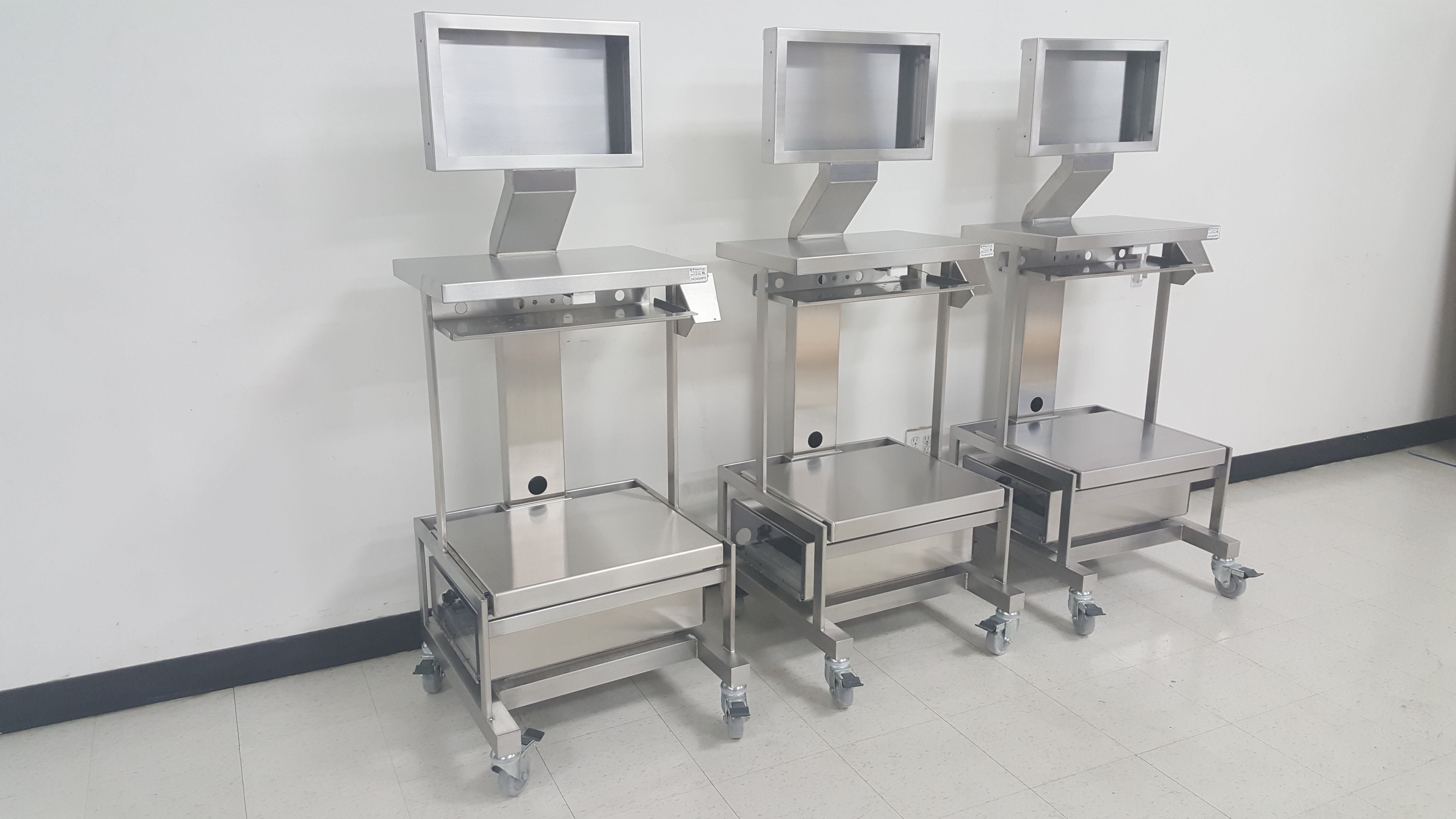 Fixed Height Cleanroom Workstations - Pro-Fab Inc.