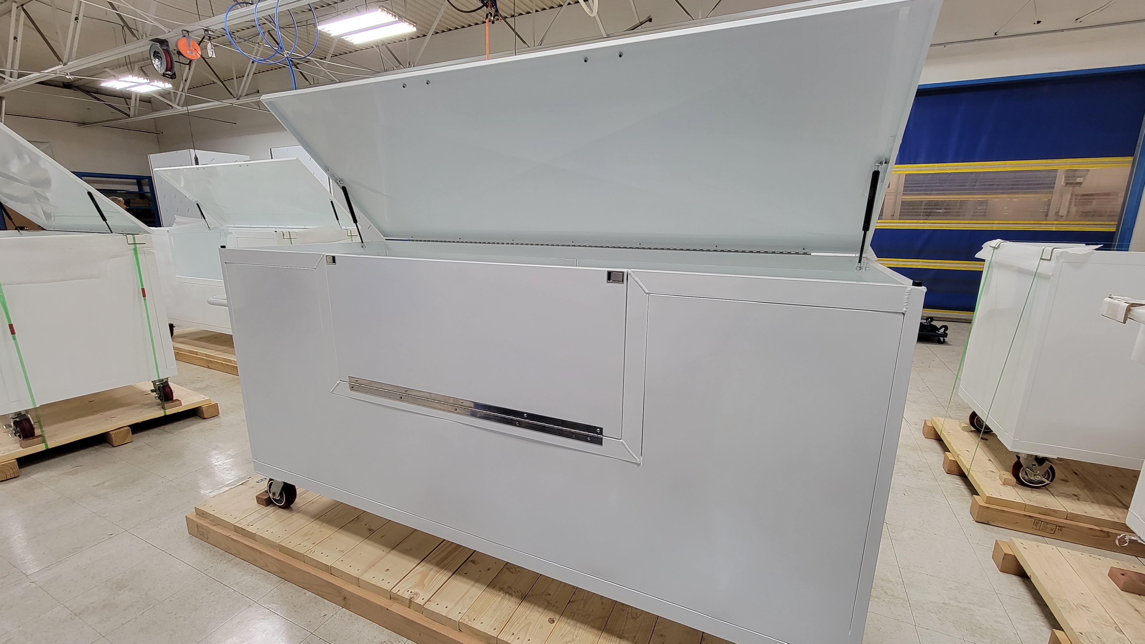 Cleanroom Carts - Pro-Fab Inc.